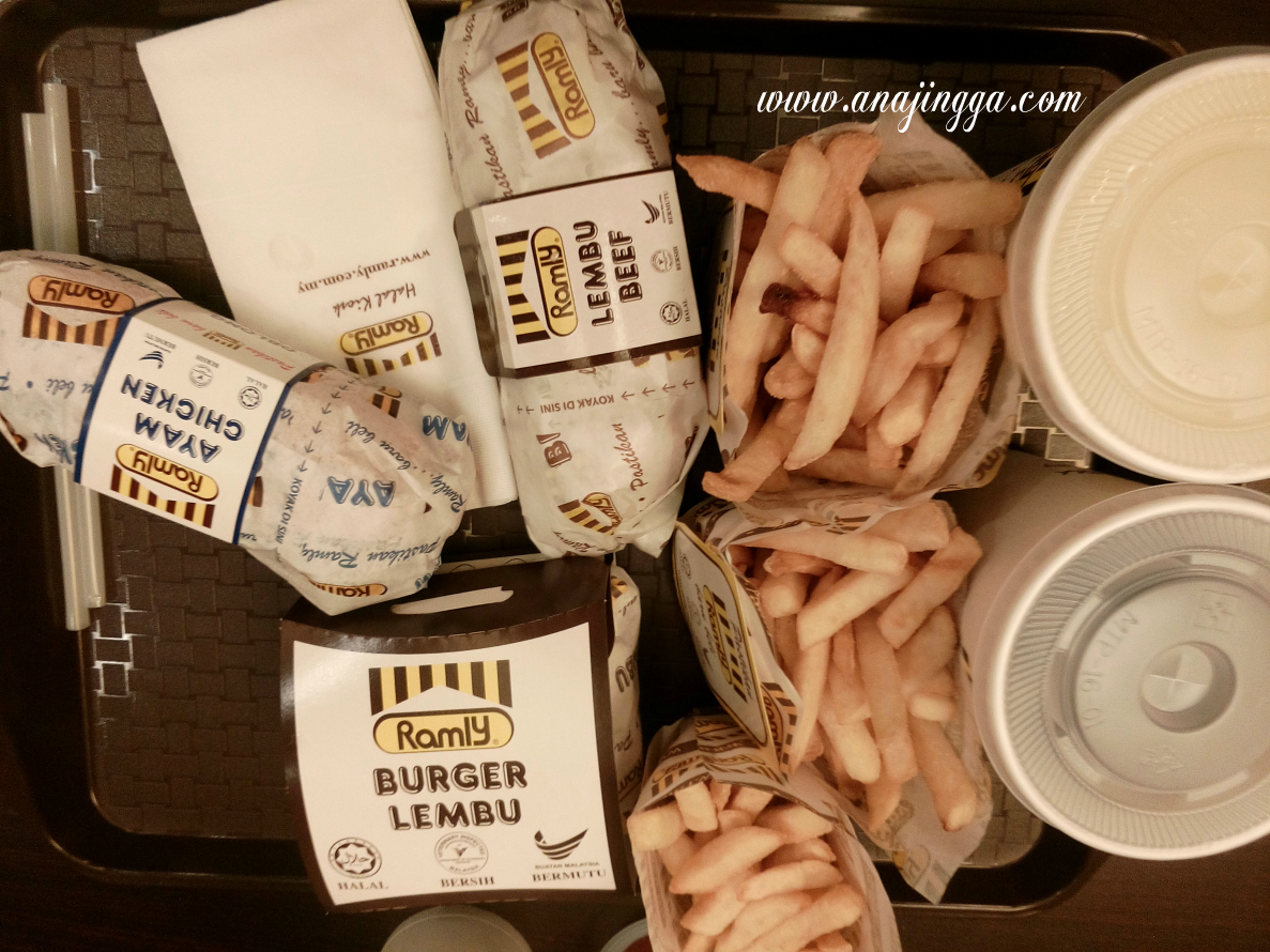 Pertama Kali Makan di Restoran Ramly Burger