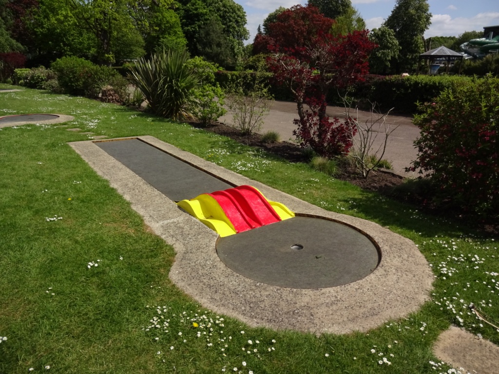 The Ham and Egger Files: Woking Park Crazy Golf course