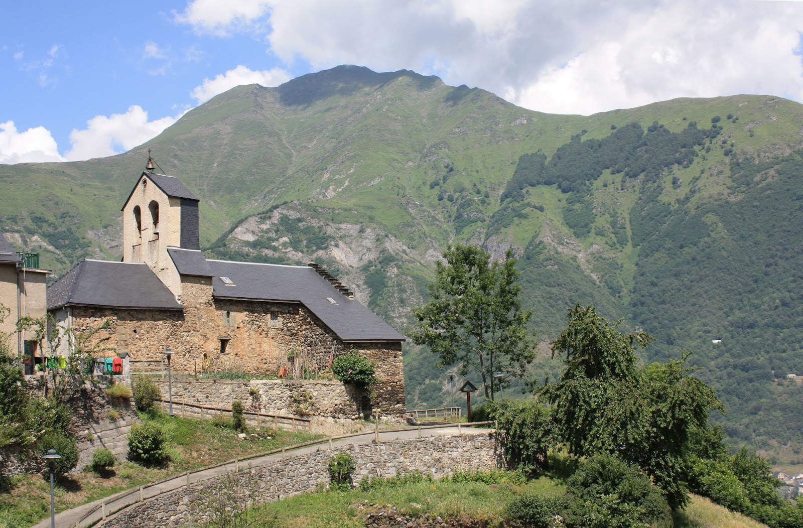 Atlas roman: Grust - Eglise Saint-Martin (65)