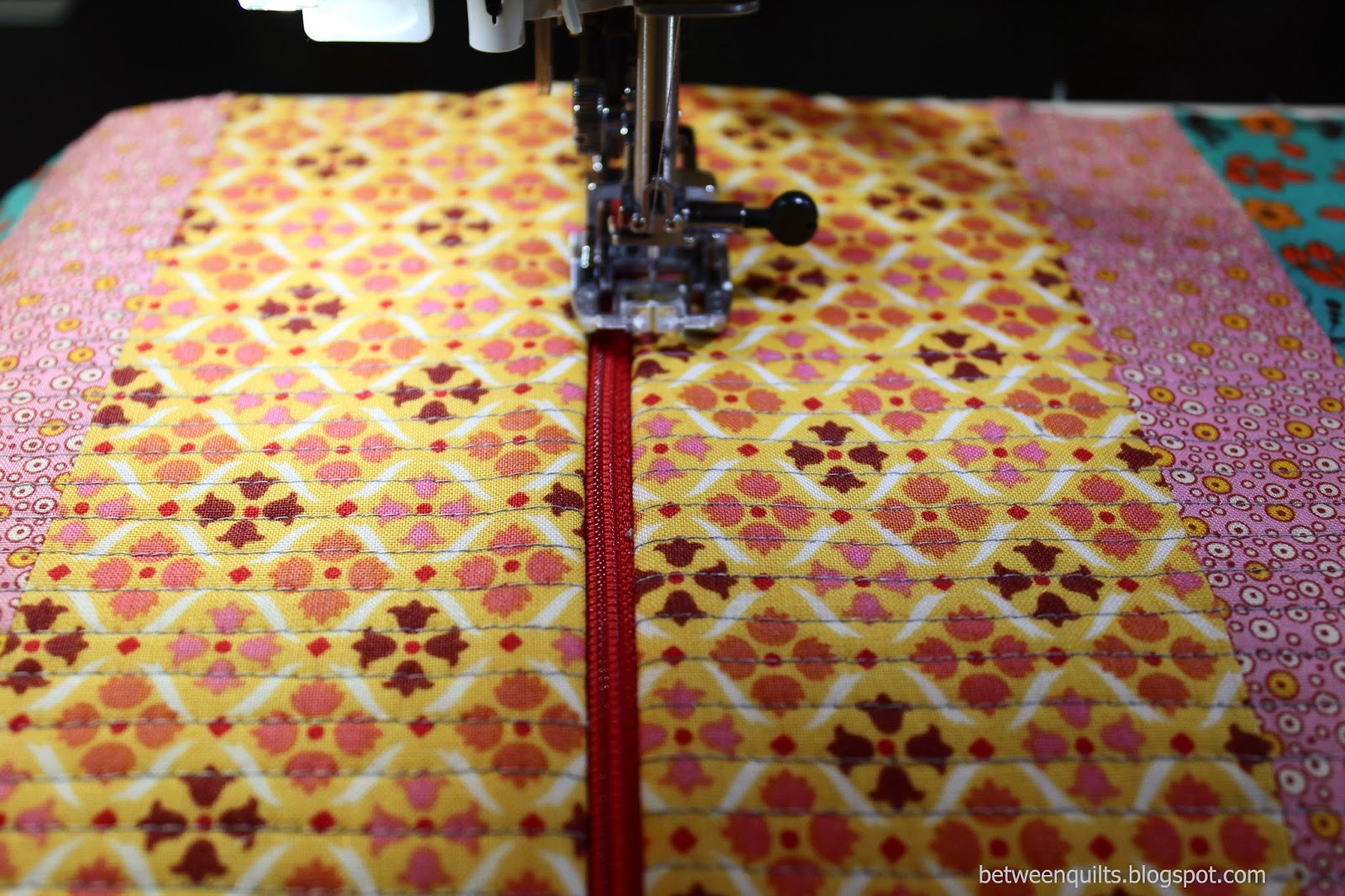 Between Quilts: Tutorial: Tablet Carrying Case