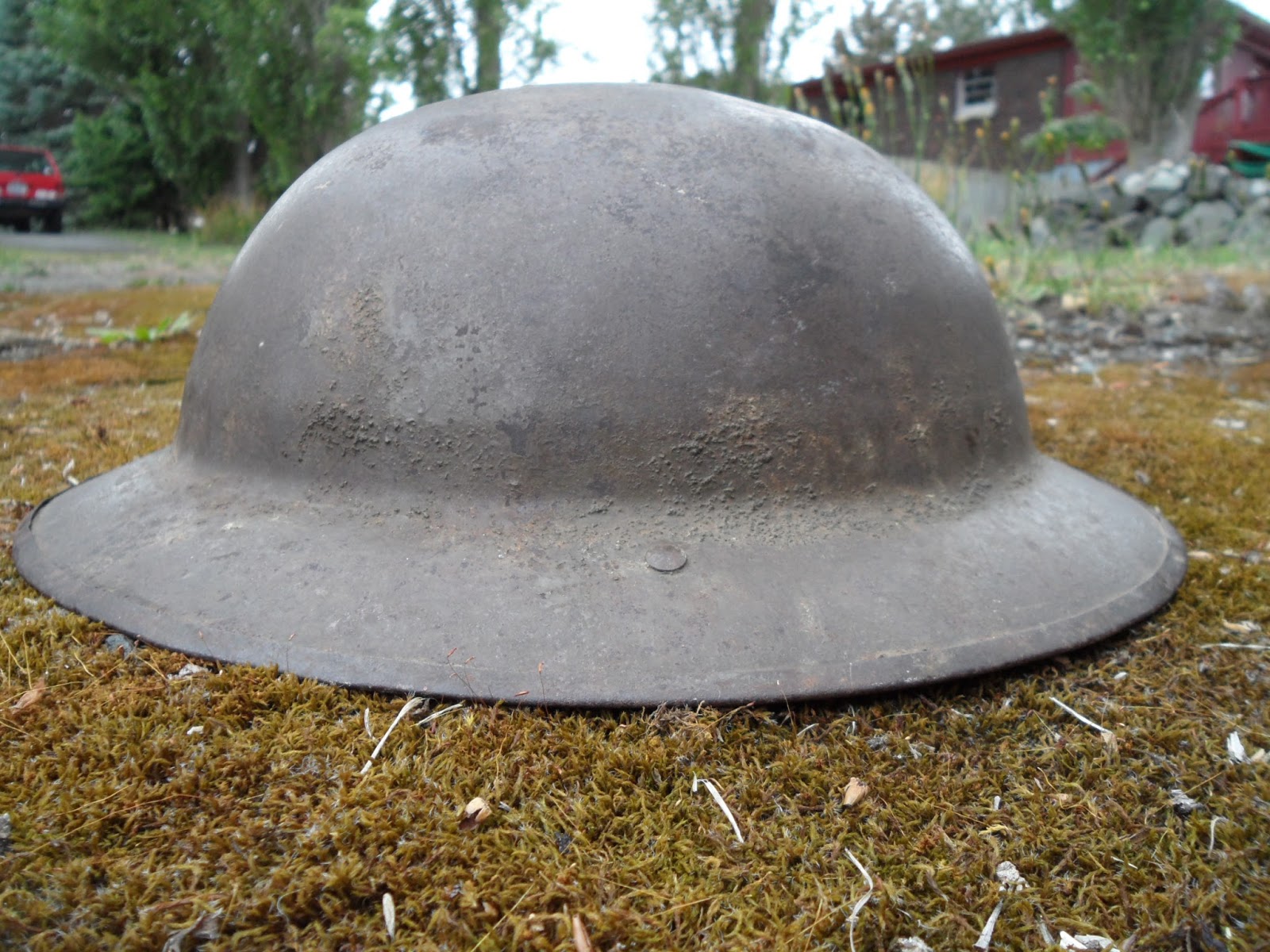 Four Bees: British Brodie Helmet MkI, WW1, manufactured between 1916 ...