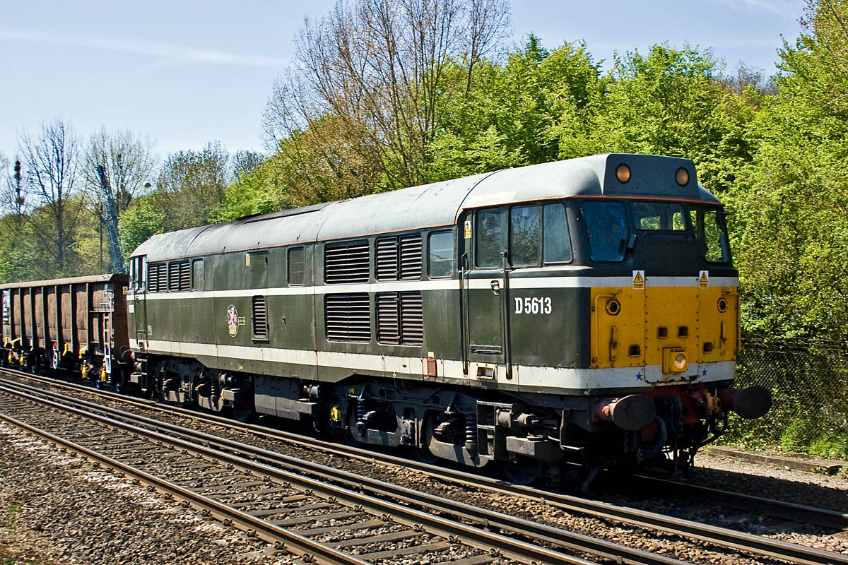 47s and other Classic Power at Southampton: 31190 with repaired wagons ...