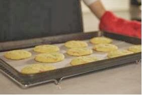 Edge of Insanity: Mike & Ike makes Valentine's Day sweeter!