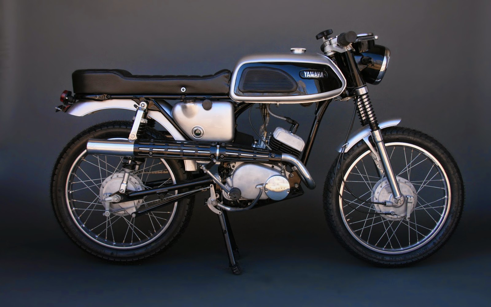 Rusty Bolt Garage: 1968 YAMAHA AS1-C Street Scrambler