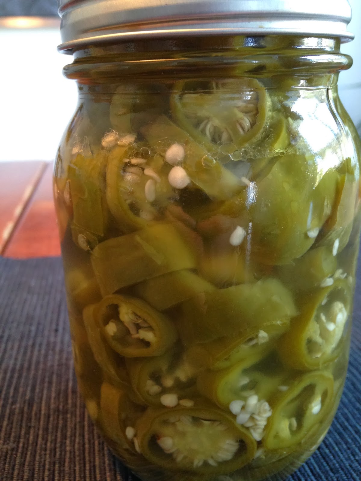 À porc égal: Piments forts marinés