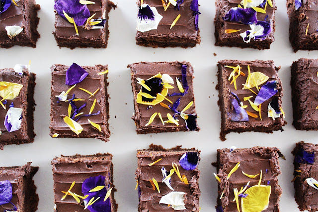 Autumn Amelia: Spring Brownies With Edible Flowers