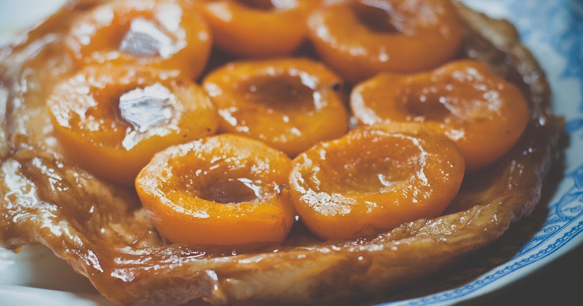 Domestic Sluttery: Baking For Beginners: Peach and Vanilla Tarte Tatin