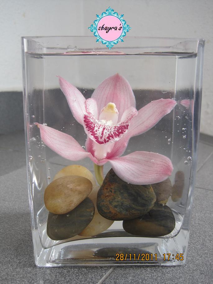 Flora by Shayra: Single Stem Table Centerpiece