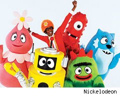 Two Tiny Birds: Muno! He's Tall and Friendly