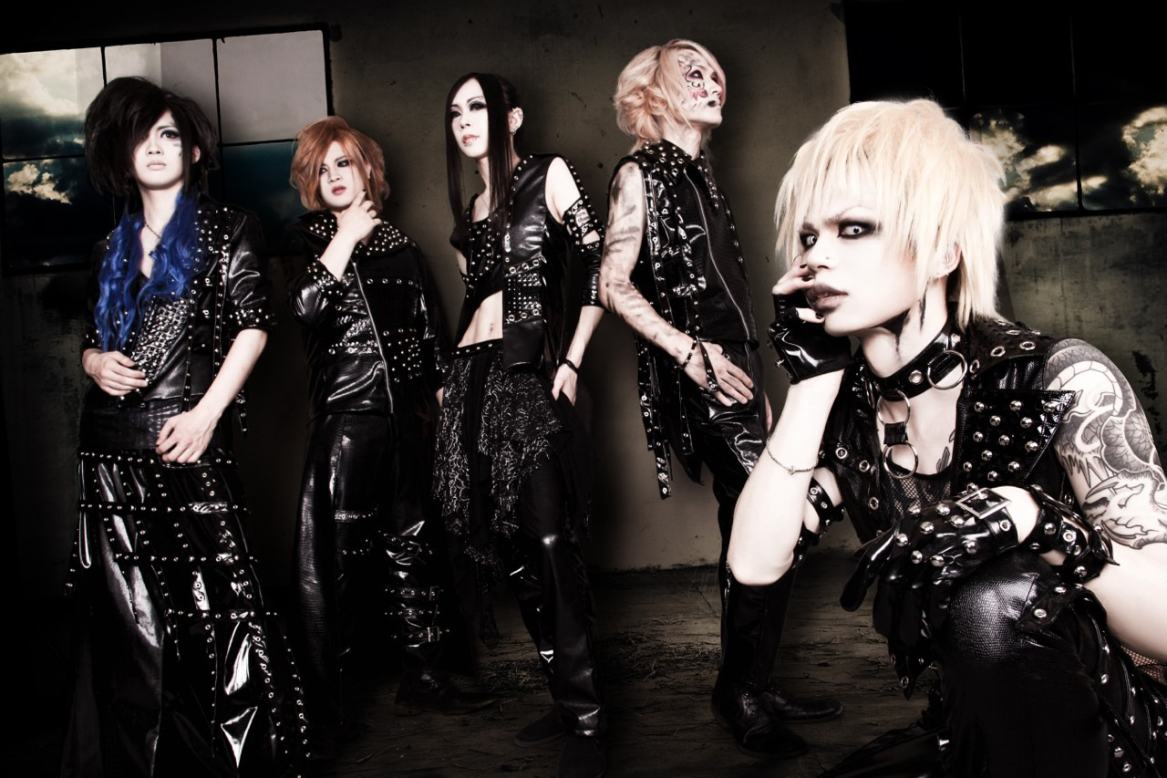 Summon the Roses: Interview with Deviloof