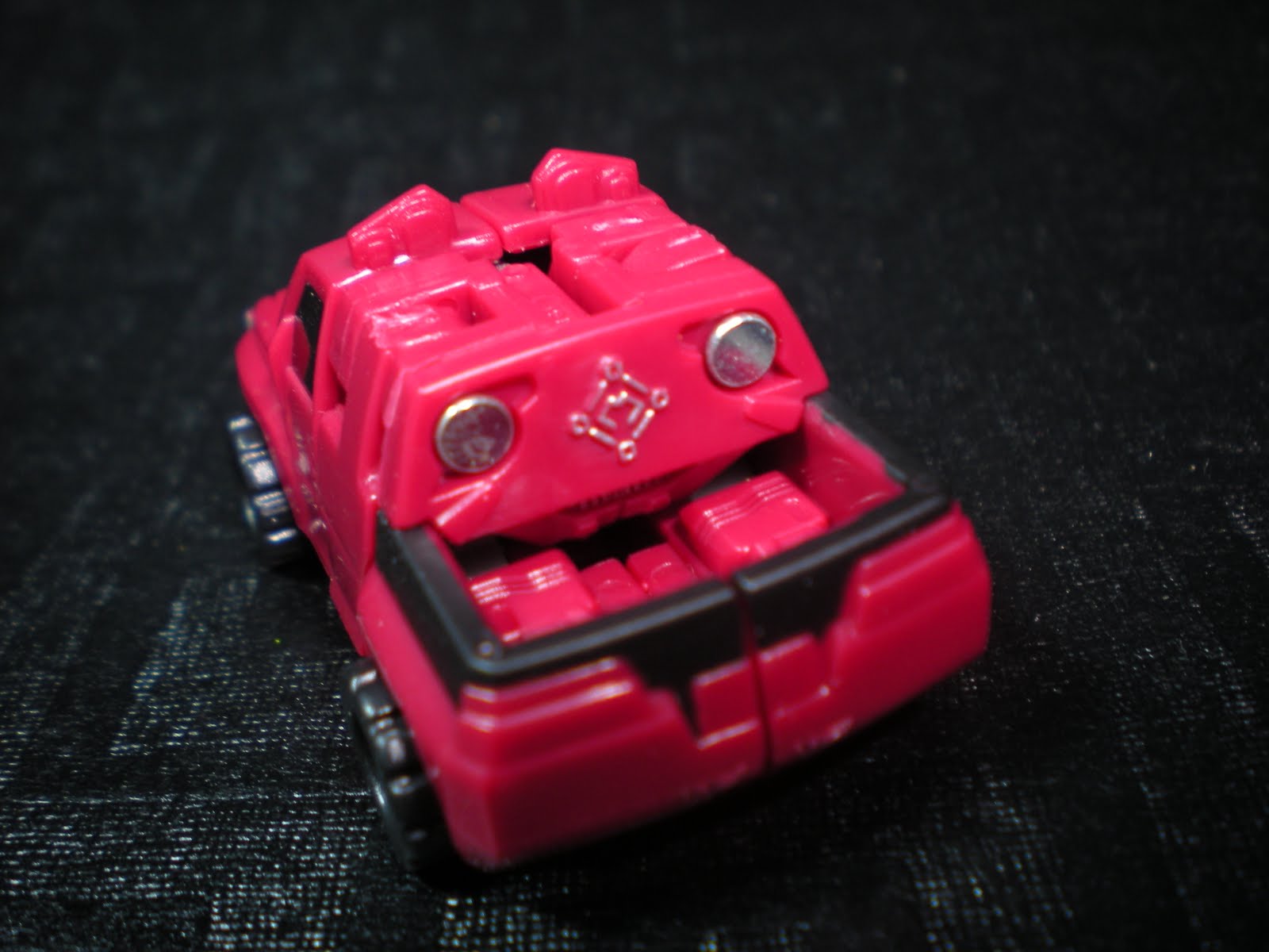 Review: [Hasbro] Transformers Drivetrain | Night's Corner