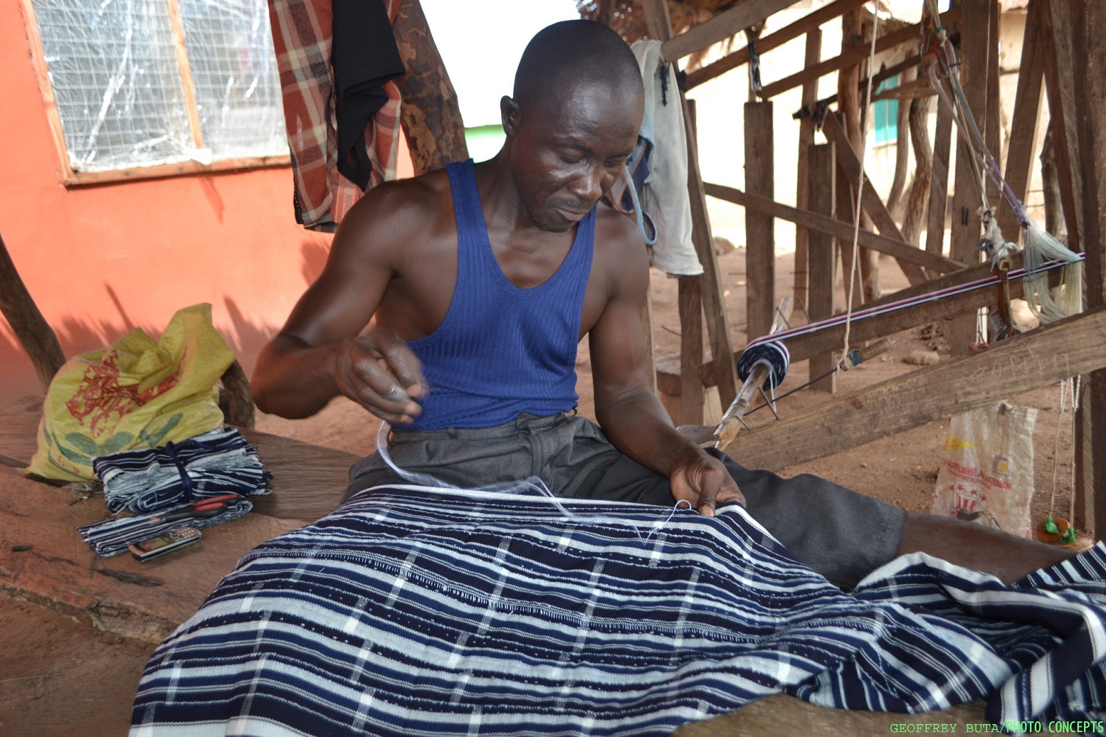 PHOTO CONCEPTS: Daboya “Traditional SMOCK weaving heritage” in Ghana.