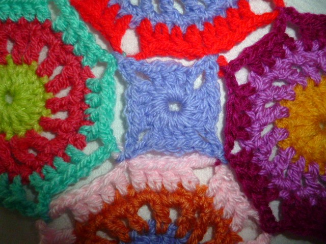 The 8th Gem: Week 10: Free Granny Octagon with space filler