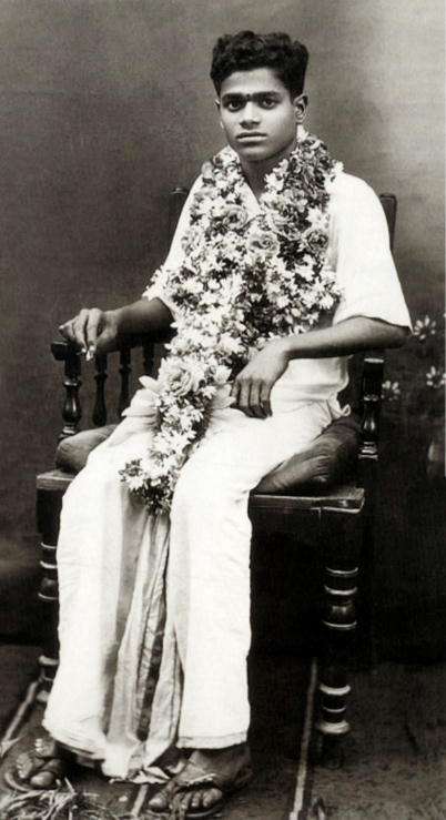 Sathya Sai with Students: A Brief History of the Sathya Sai Robe