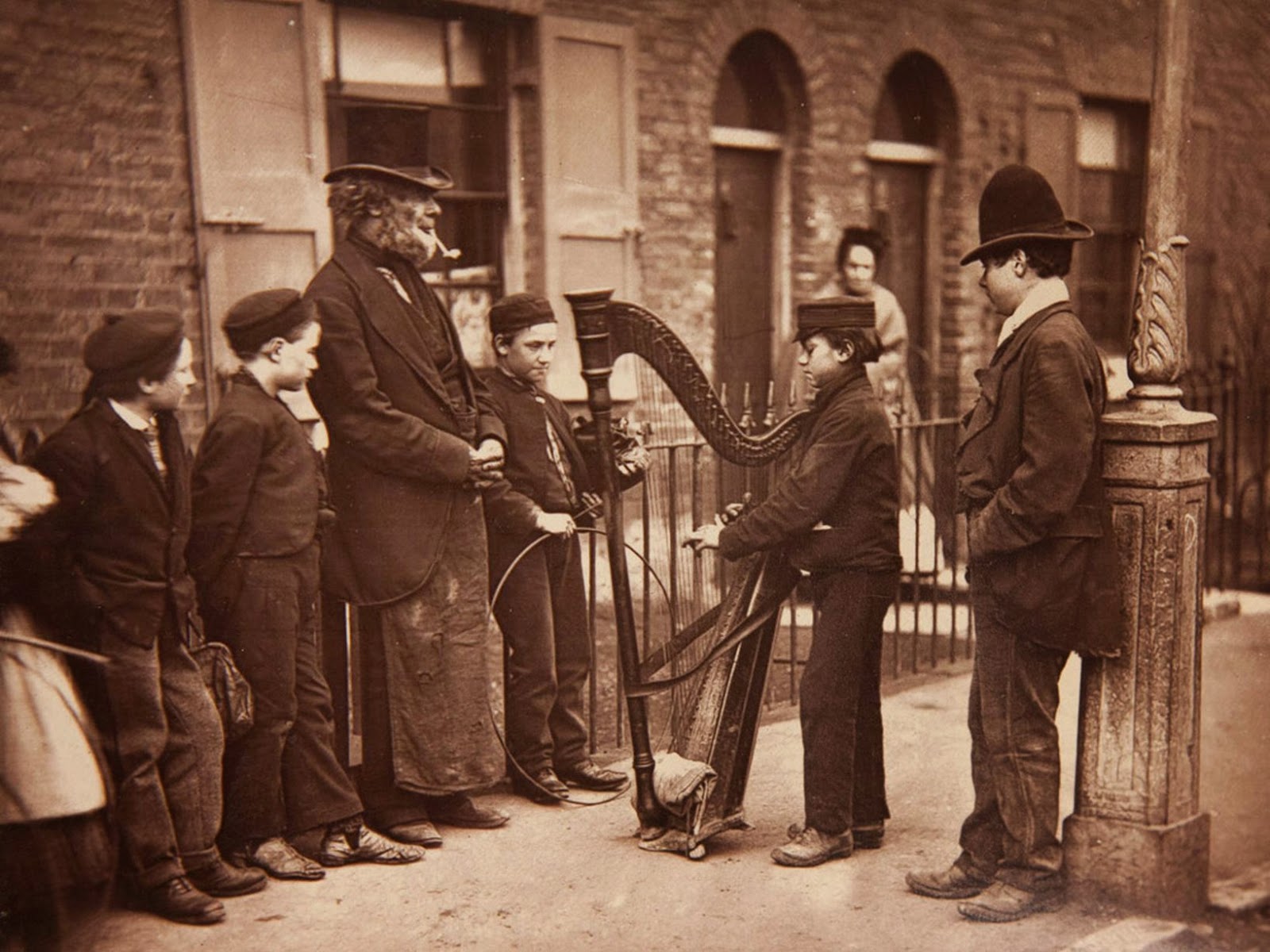 Amazing Vintage Photos of Street Life in London from the Victorian Era ...