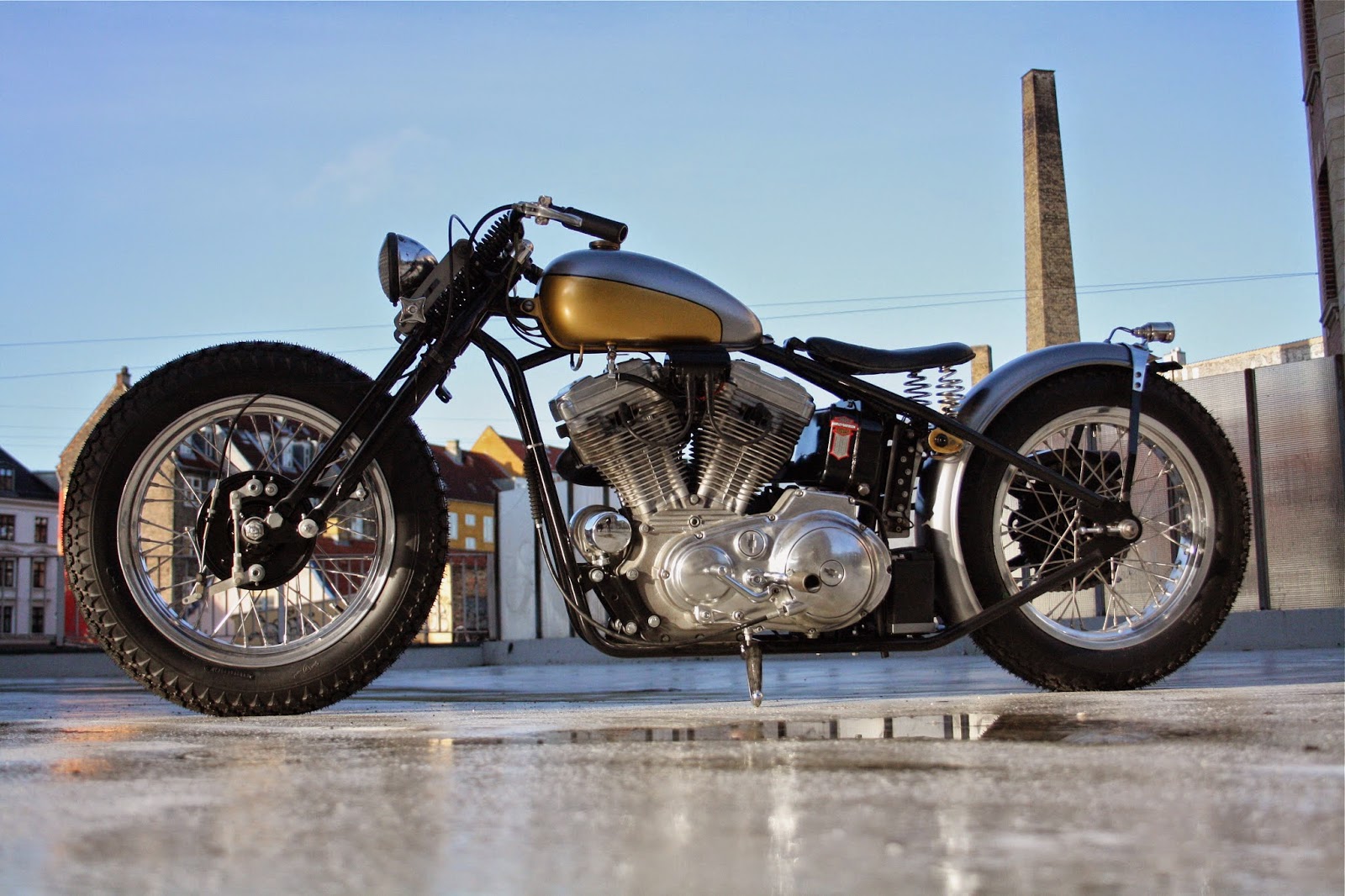 JAMESVILLE MOTORCYCLES: JAMESVILLE '88 EVO SPORTSTER BOBBER