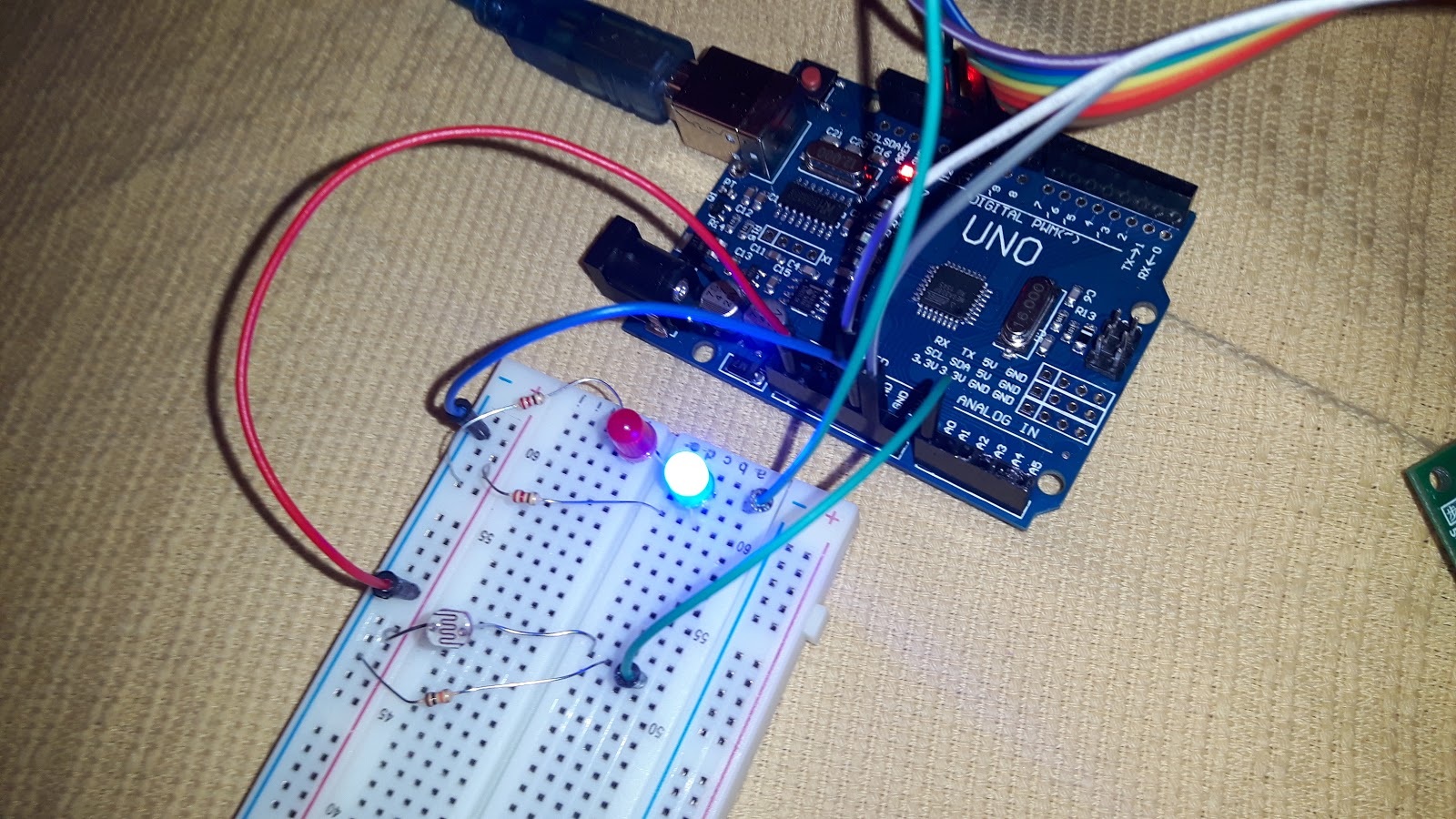 No solo electrónica: Uso de LDR y motor paso a paso con Arduino