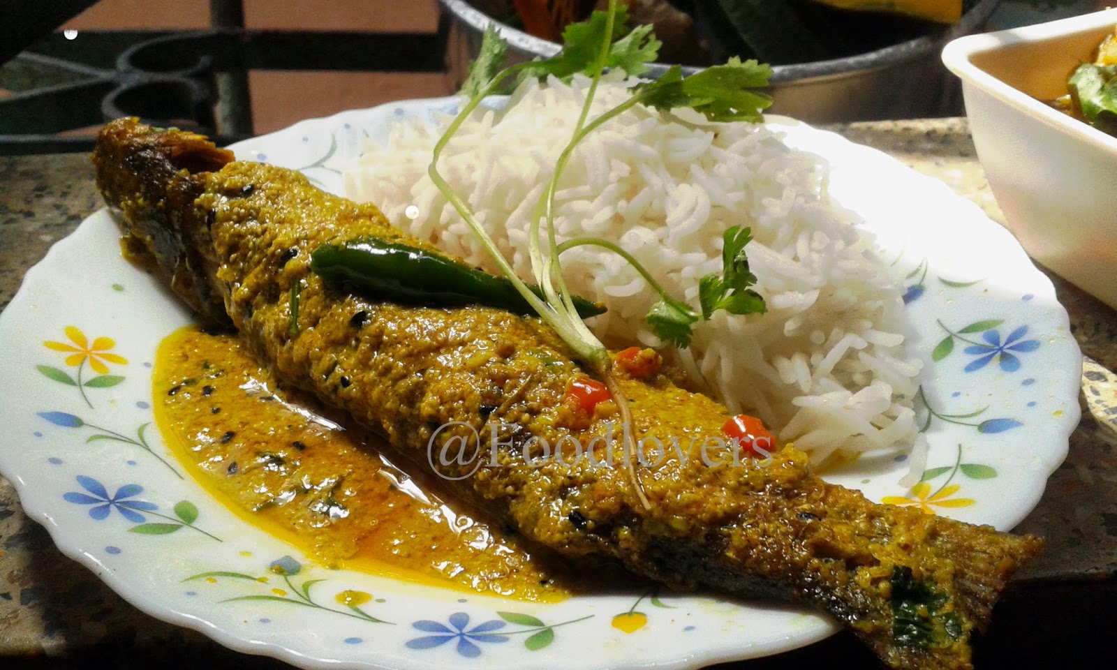FoodLovers: Til Parse (sesame and mullet fish curry)