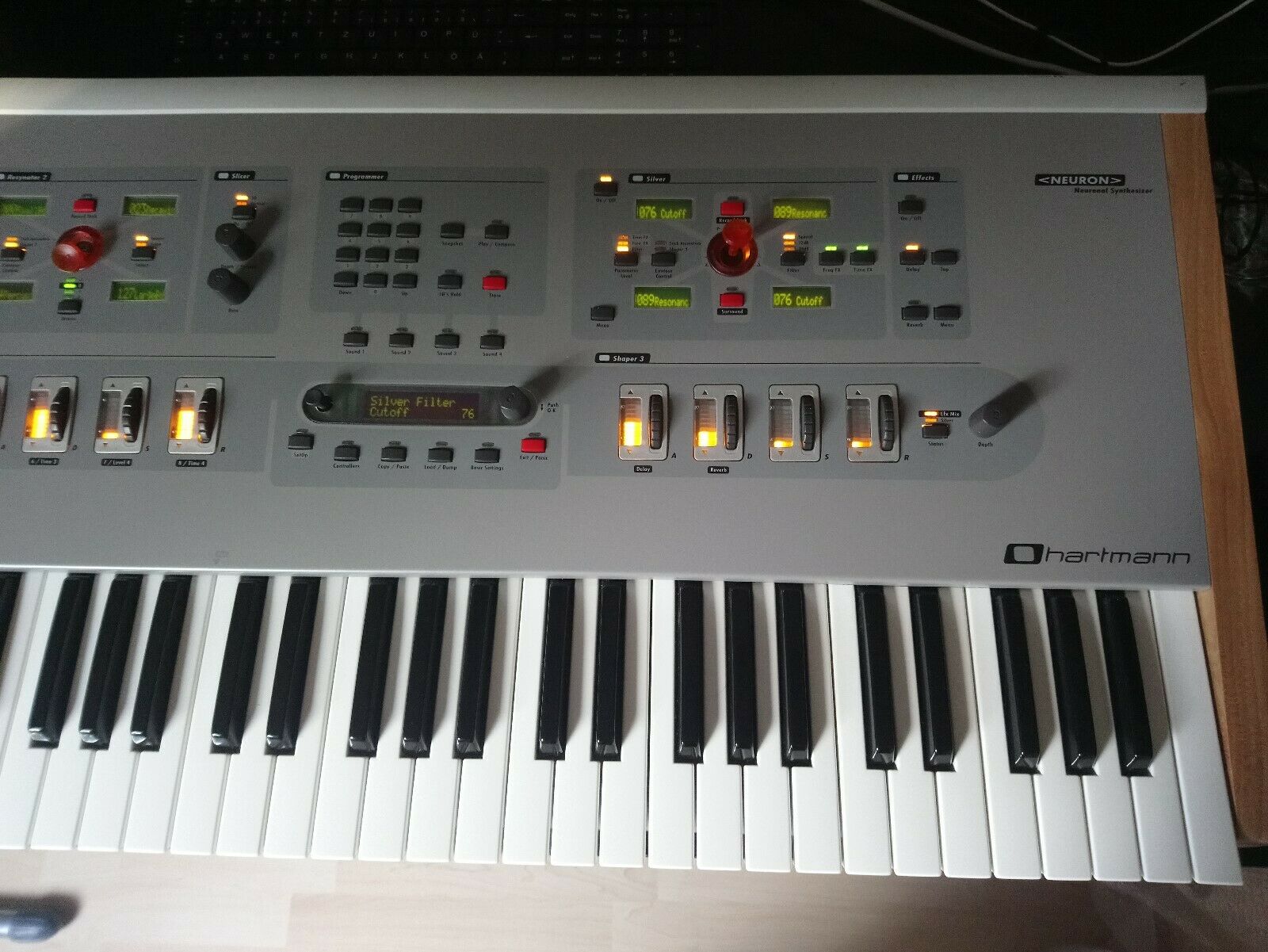 MATRIXSYNTH: Hartmann Neuron Synthesizer Keyboard