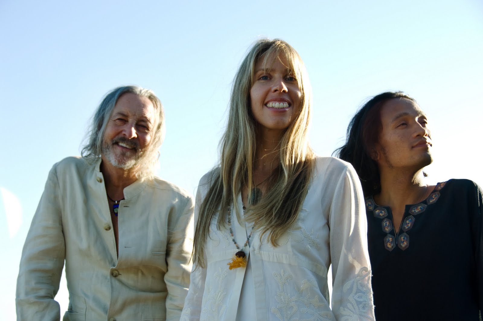 MARIA SANTFORES website - MITOCONDRIA: Deva Premal: Música per meditar.