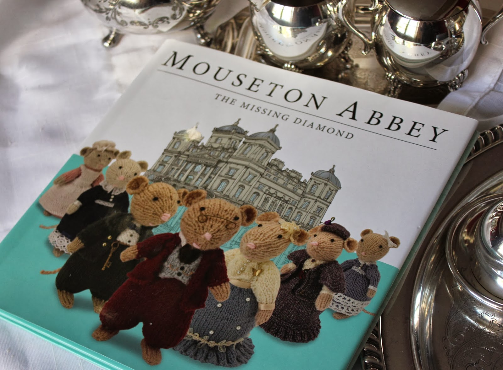 Good Books For Young Souls: MOUSETON ABBEY? YES! YOU READ THAT CORRECTLY...