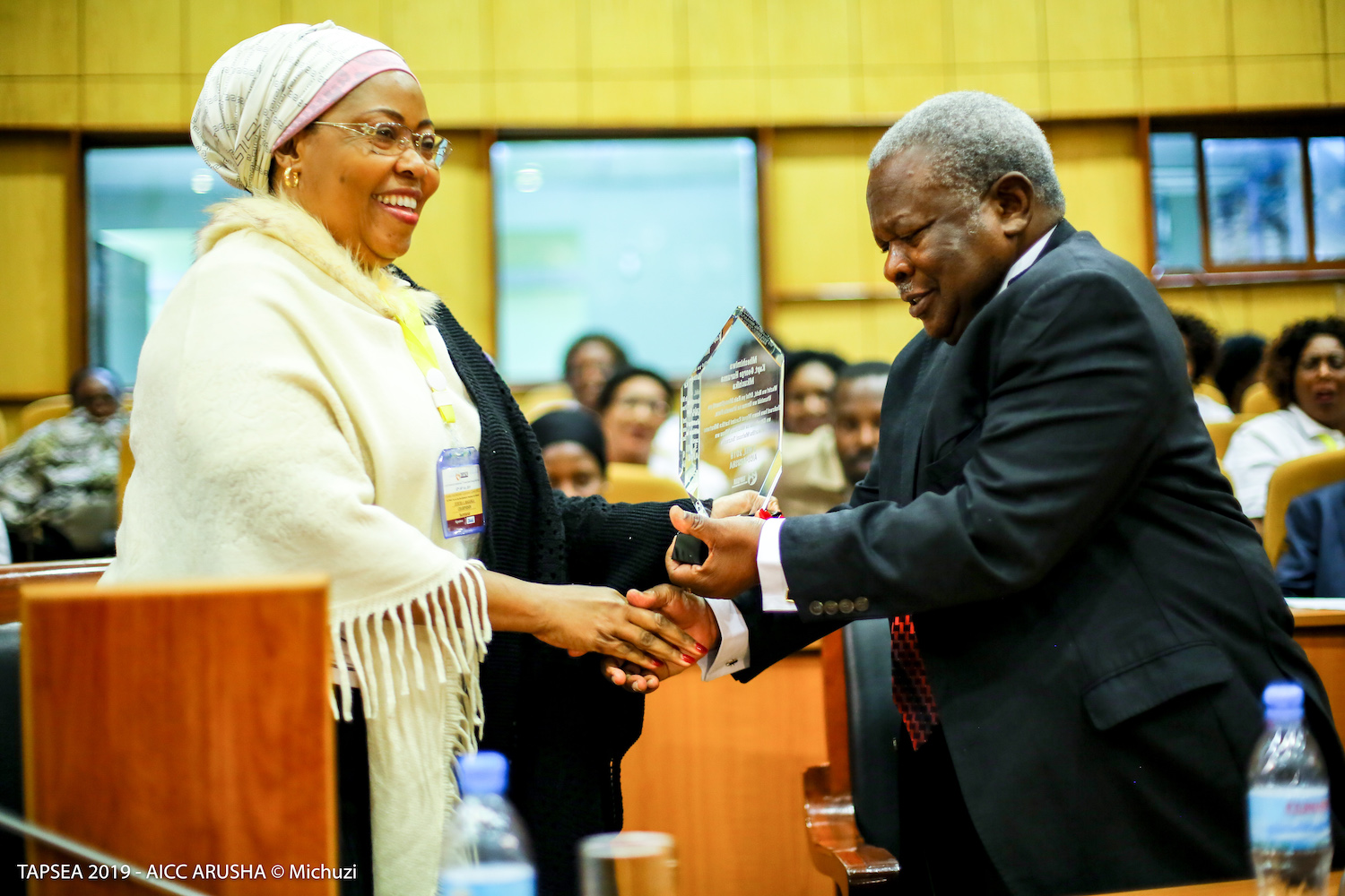 WAZIRI MKUCHIKA AWATAKA WAAJIRI KUWAPA RUHUSA MAKATIBU MAHSUSI ...