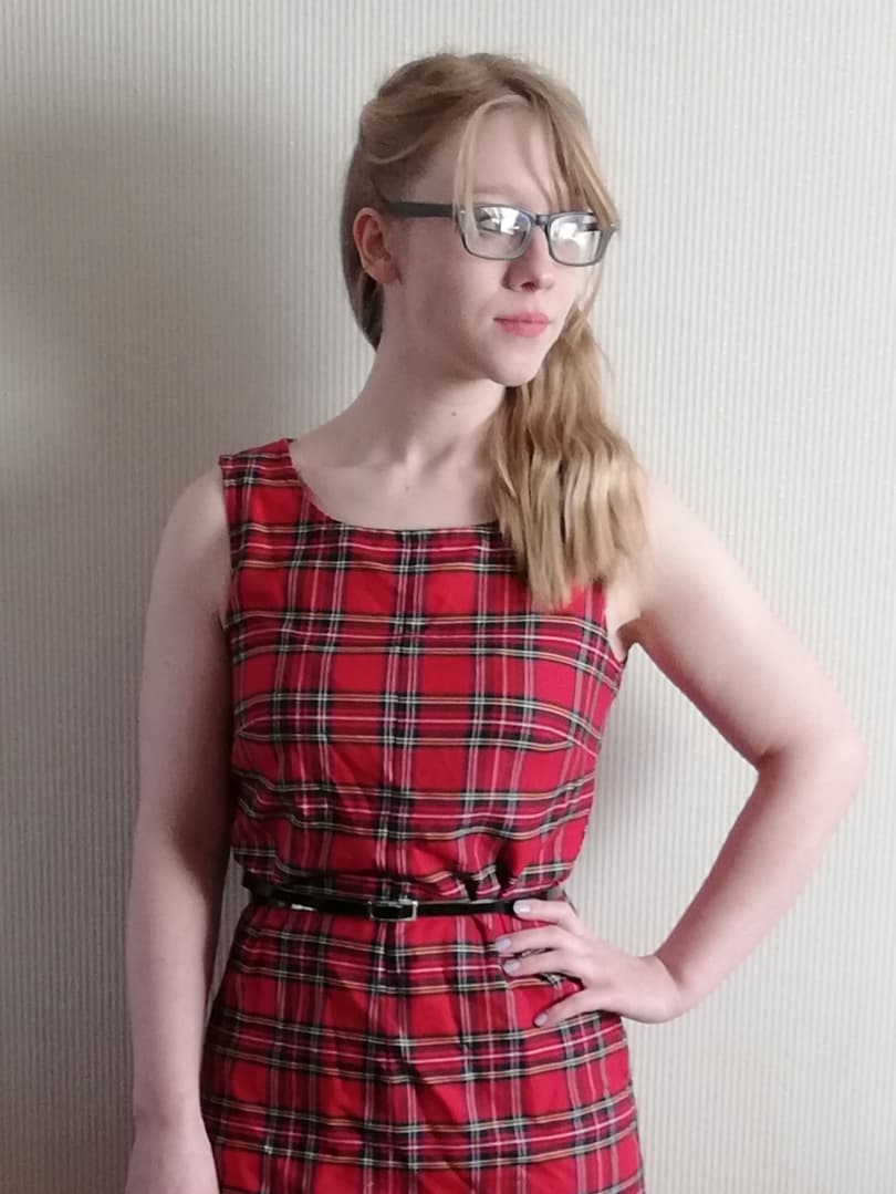 KnitWitsOwls: Simplicity 1252 "Jiffy" - Red Tartan Dress