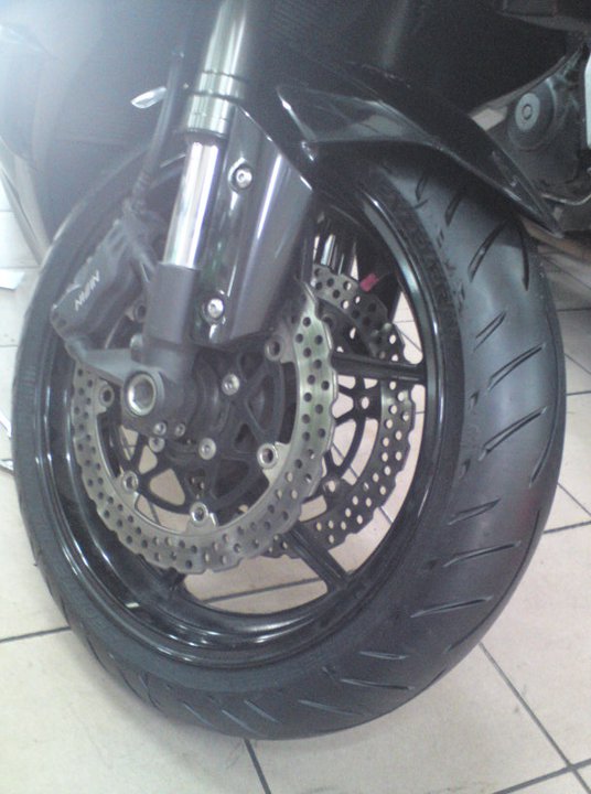 Bulldoze The Hidden Way: Tested & Bulldozed! Tayar Supersport Metzeler ...