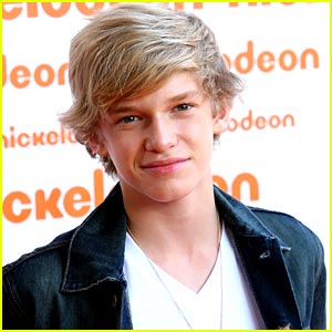 Acha Schullinsky Fashion: Cody Simpson Short Wavy Hairstyle