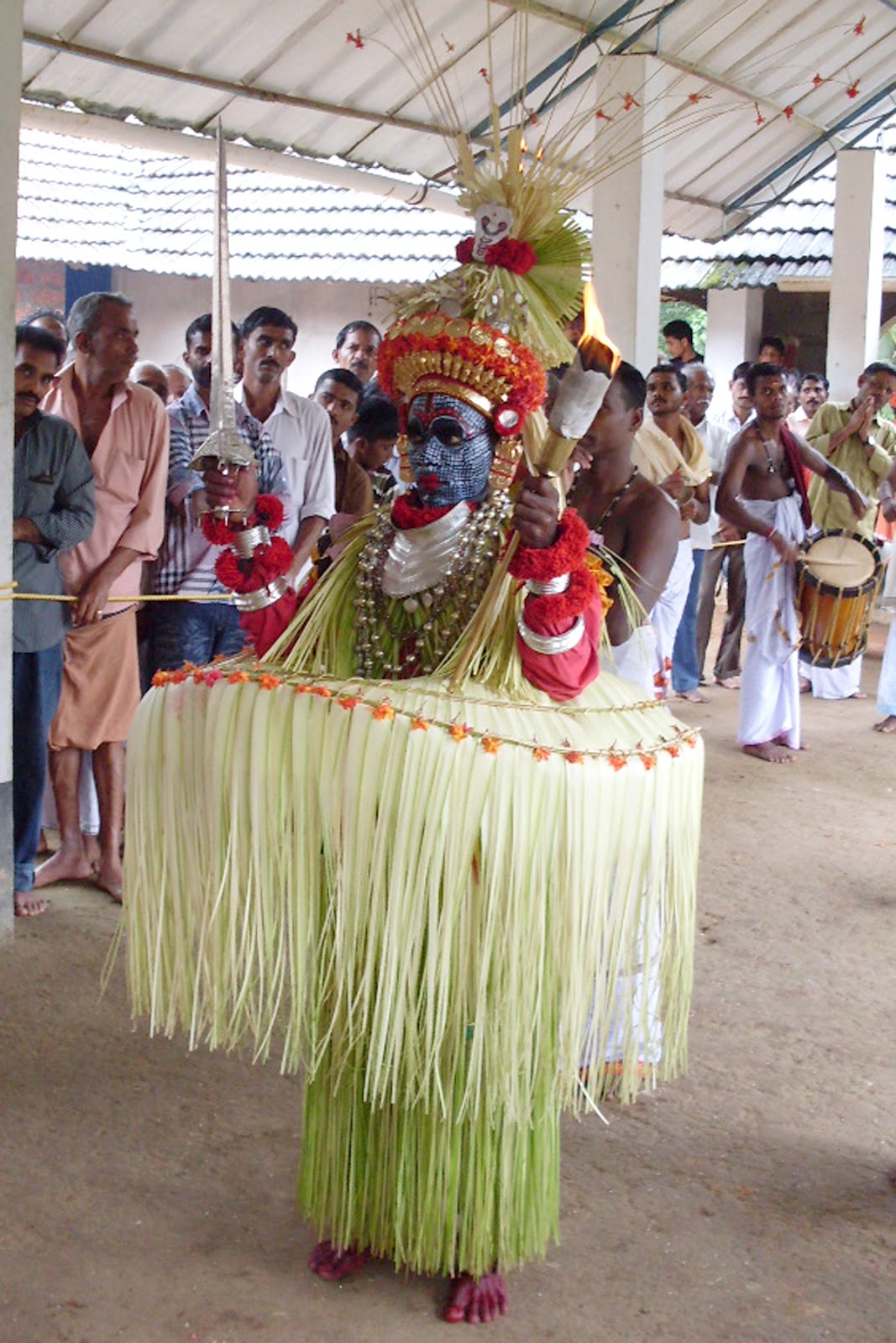 Adurudu Atida kallurti nemo - Tulu World