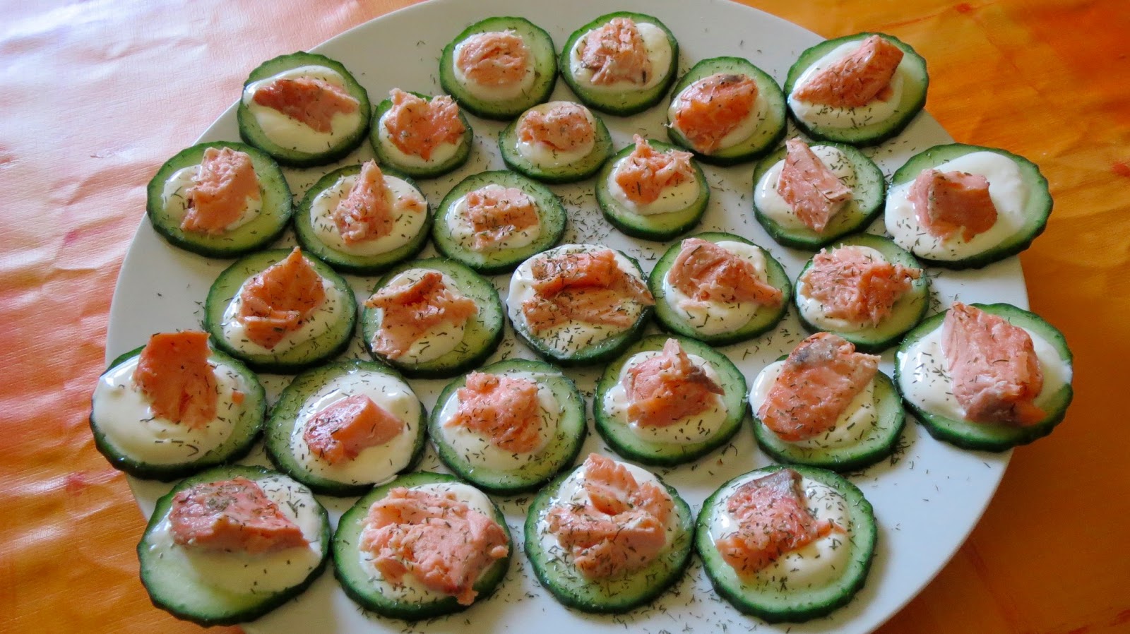 Kosila za vsak dan: Lososovi kanapeji