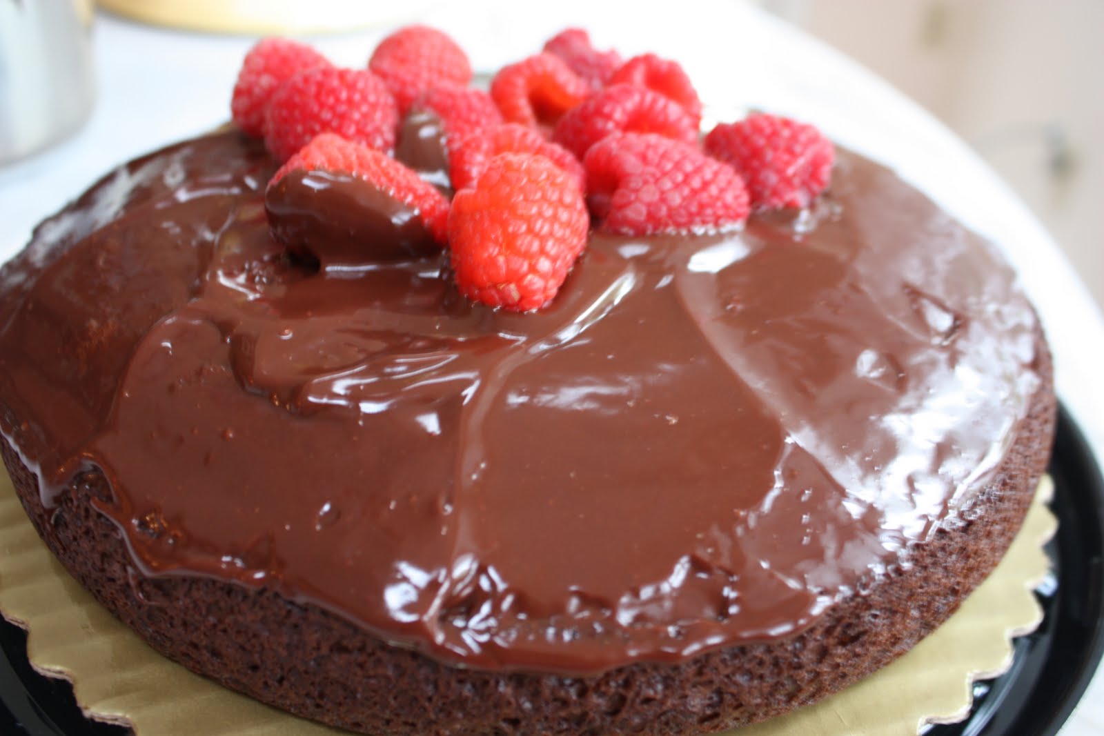 The Frustrated Cowgirl: Recipe Round-Up: Chocolate Fudge Raspberry Cake