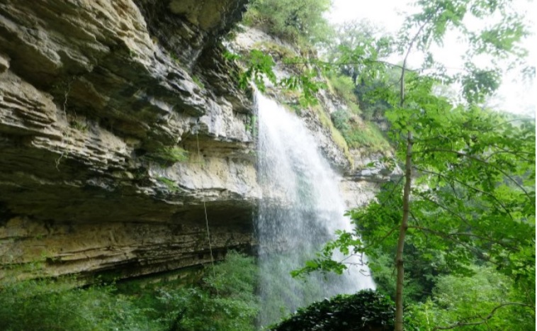 MIL Y UNA HISTORIAS : Cascada de Aizpún - Navarra