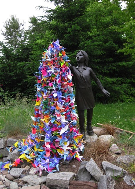 // Natsu no rakuen: One Thousand Paper Cranes for Peace