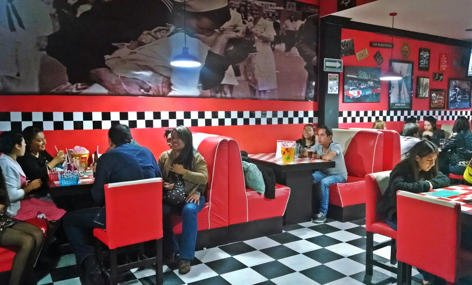 Entrecoloresysabores: BE-BOPS DINER