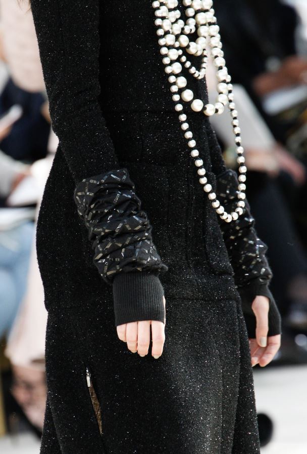 The Mahogany Stylist: Chanel - A Fresh Take on Finger-less Gloves ...