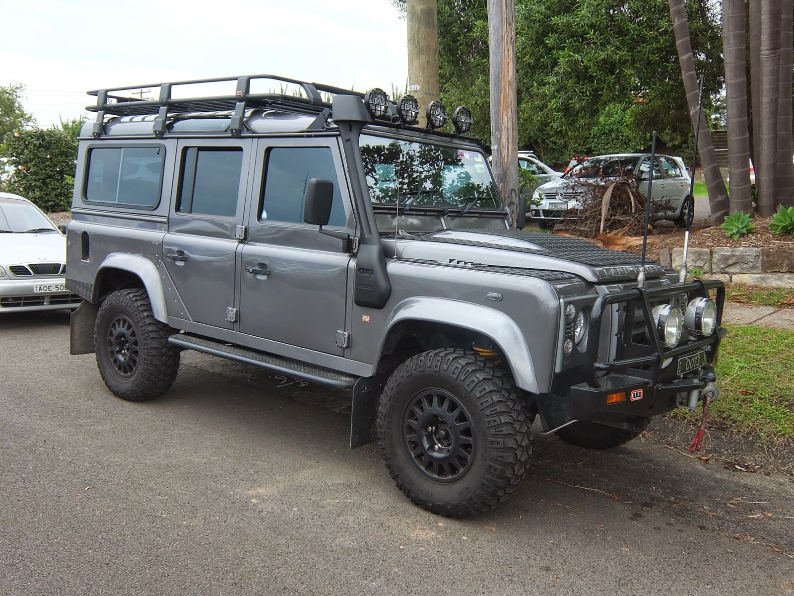 Aussie Old Parked Cars: 2007 Land Rover Defender 110