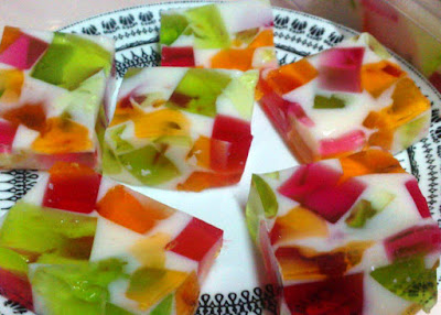 Broken glass jelly pudding