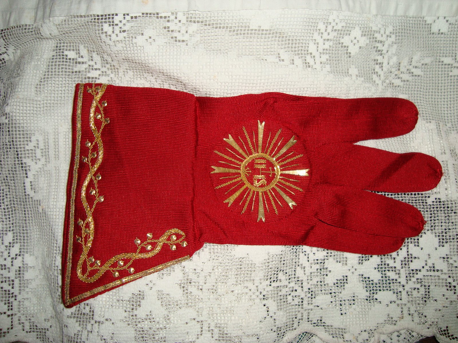 Pontifical Gloves: A Brief History and Consideration ~ Liturgical Arts ...