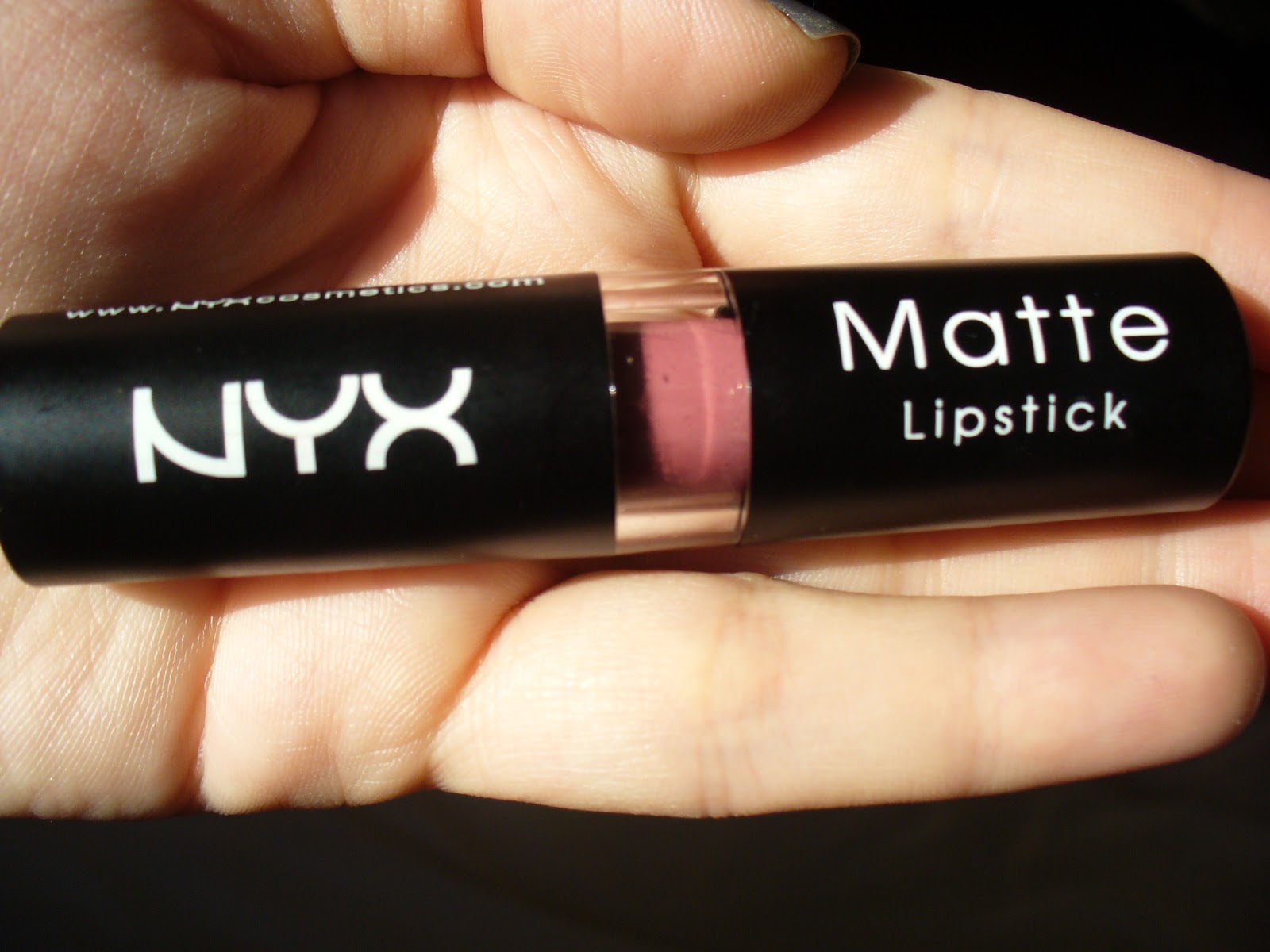 Pretty&Adorable: NYX Matte Lipstick in Natural