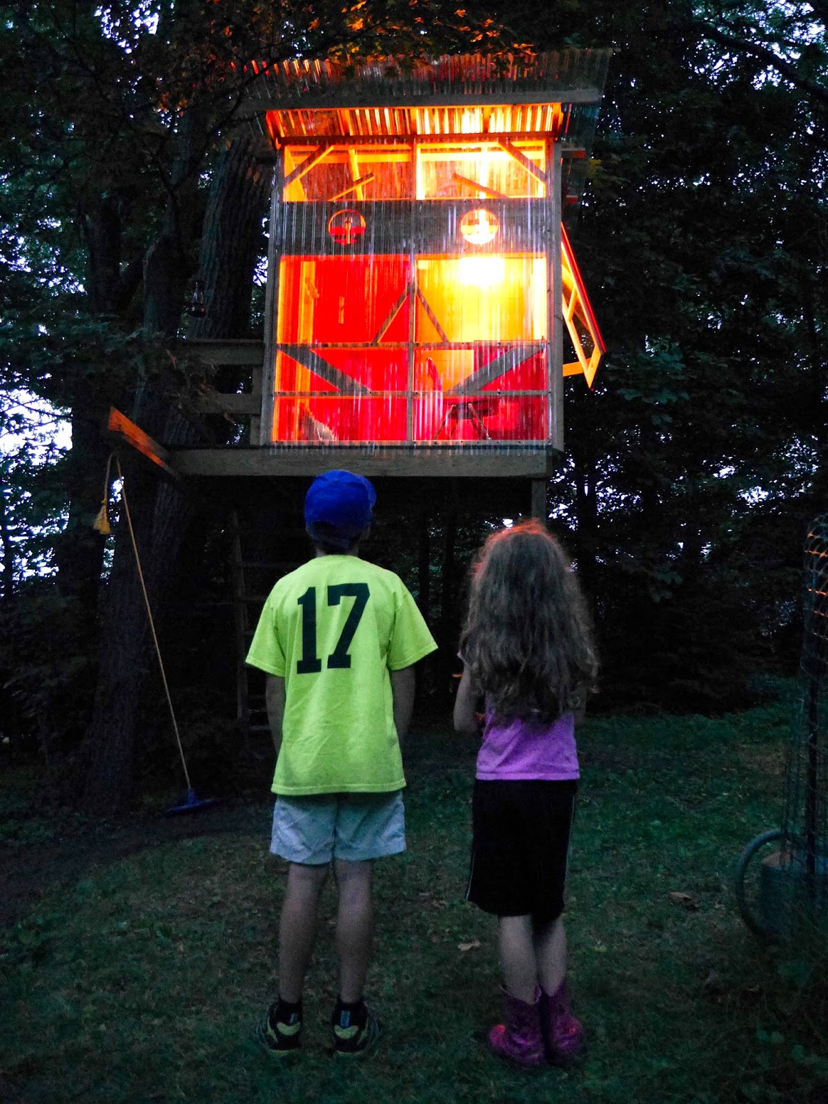 Relaxshacks.com: Sneak peak of a LIGHT-UP ROBOT-FACE Tree House I built ...