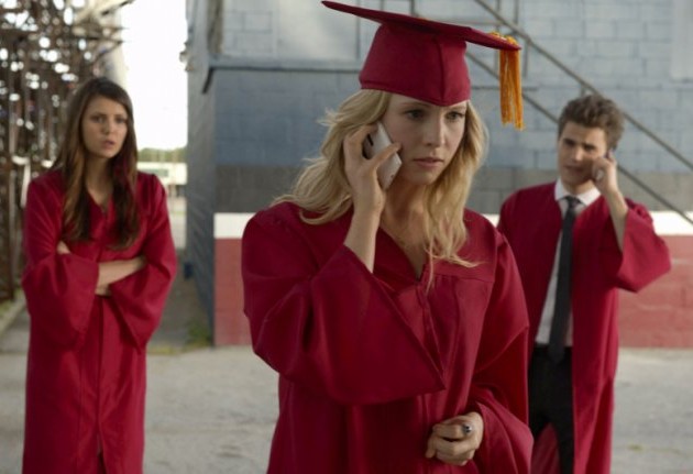 SNEAK PEEK : Stake Out "The Vampire Diaries: Graduation"- Season Finale