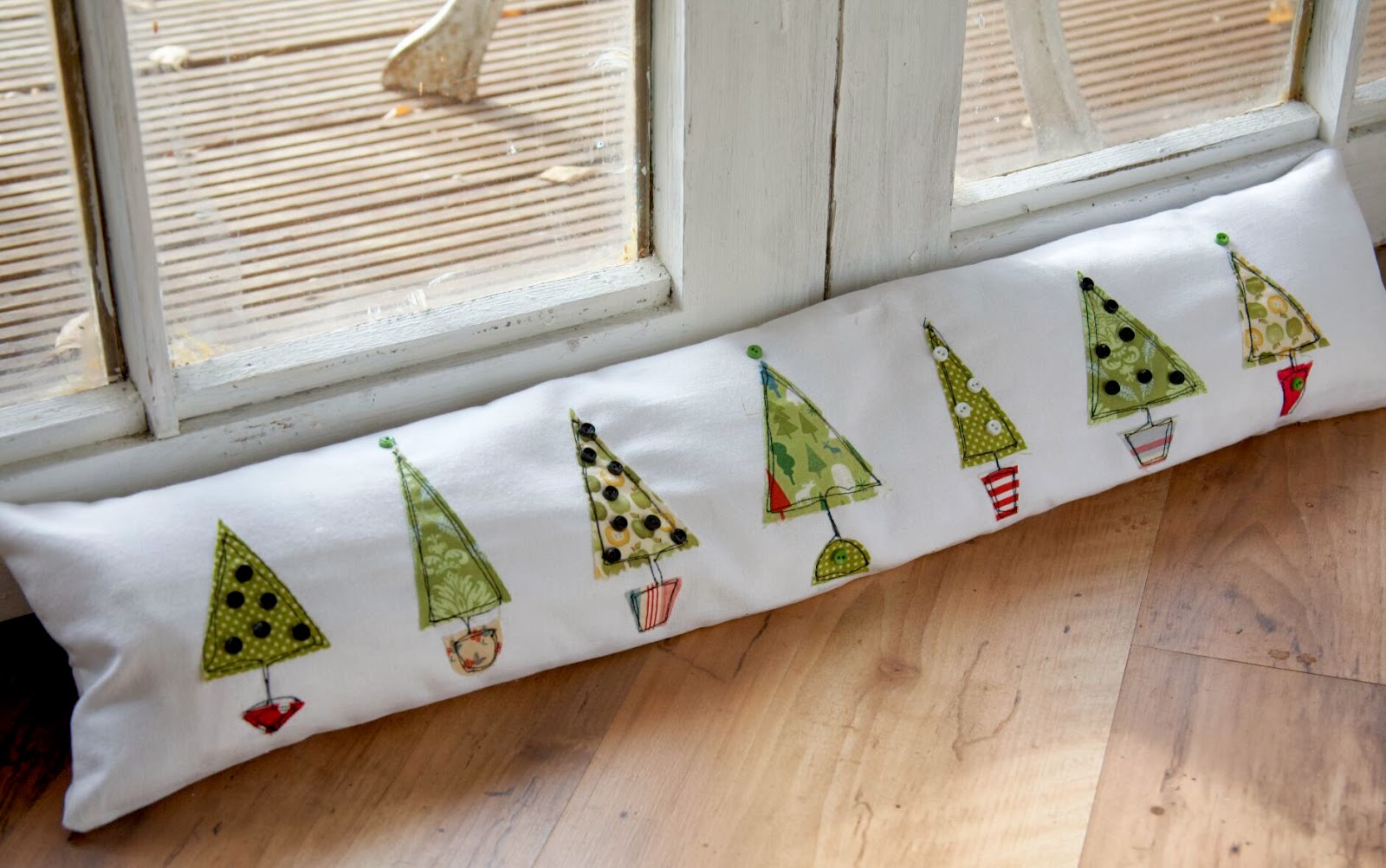 Sew What? by Debbie Shore: Free motion Christmas trees draught excluder