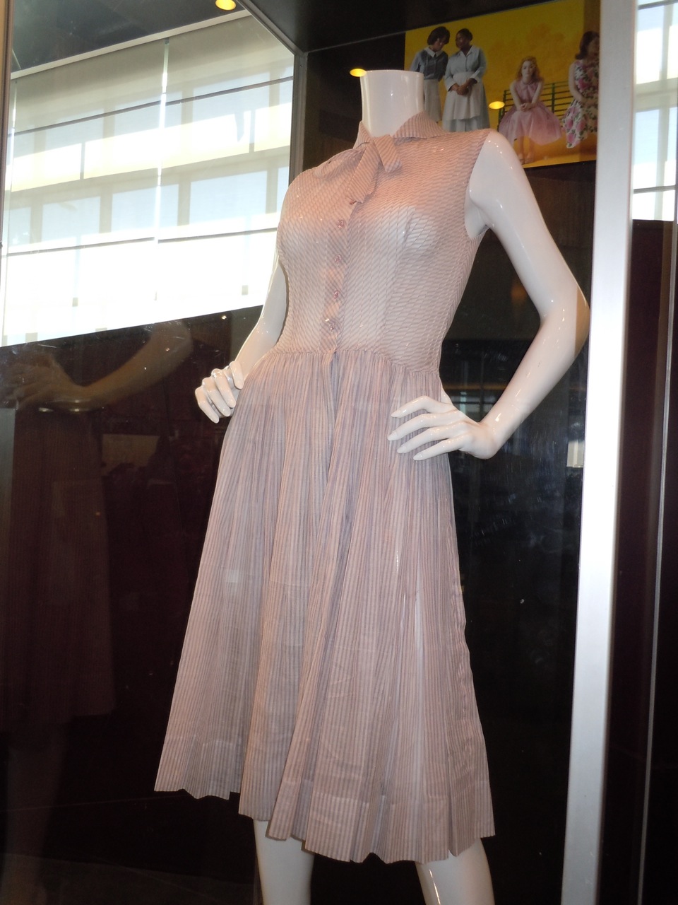 Hollywood Movie Costumes and Props: Outfits worn by Emma Stone in The ...