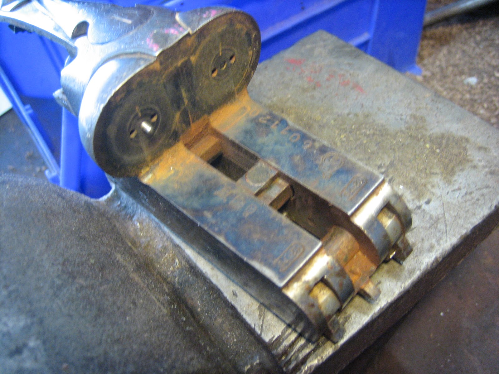 ΟΠΛΟΥΡΓΕΙΟ ΜΟΥΖΟΥΡΗ / Gunsmith workshop - Mouzouris