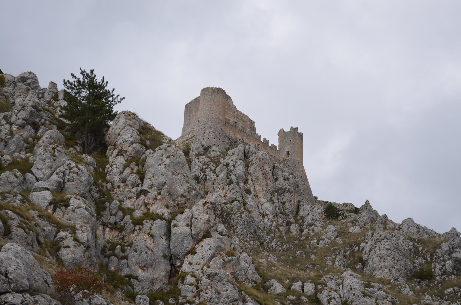 ViajarSempreViajar: Santo Stefano di Sessanio, Rocca Calascio e Castel ...