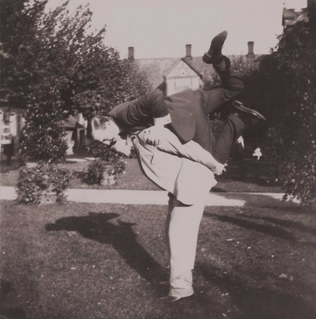 16 Hilarious and Intimate Photographs of Tsar Nicholas II Clowning ...