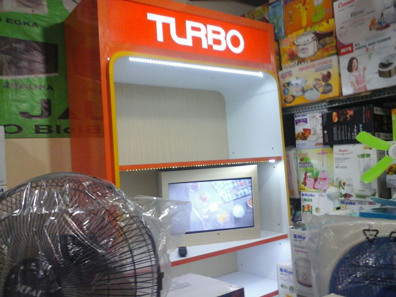Jasa Pembuatan Lemari Display /Booth /Papan Nama /Rak /Shop Signage ...