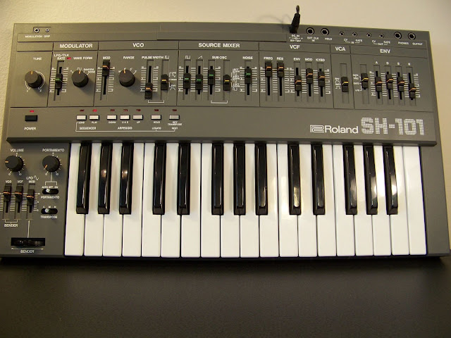 MATRIXSYNTH: Roland SH-101 Synthesizer SN 375207