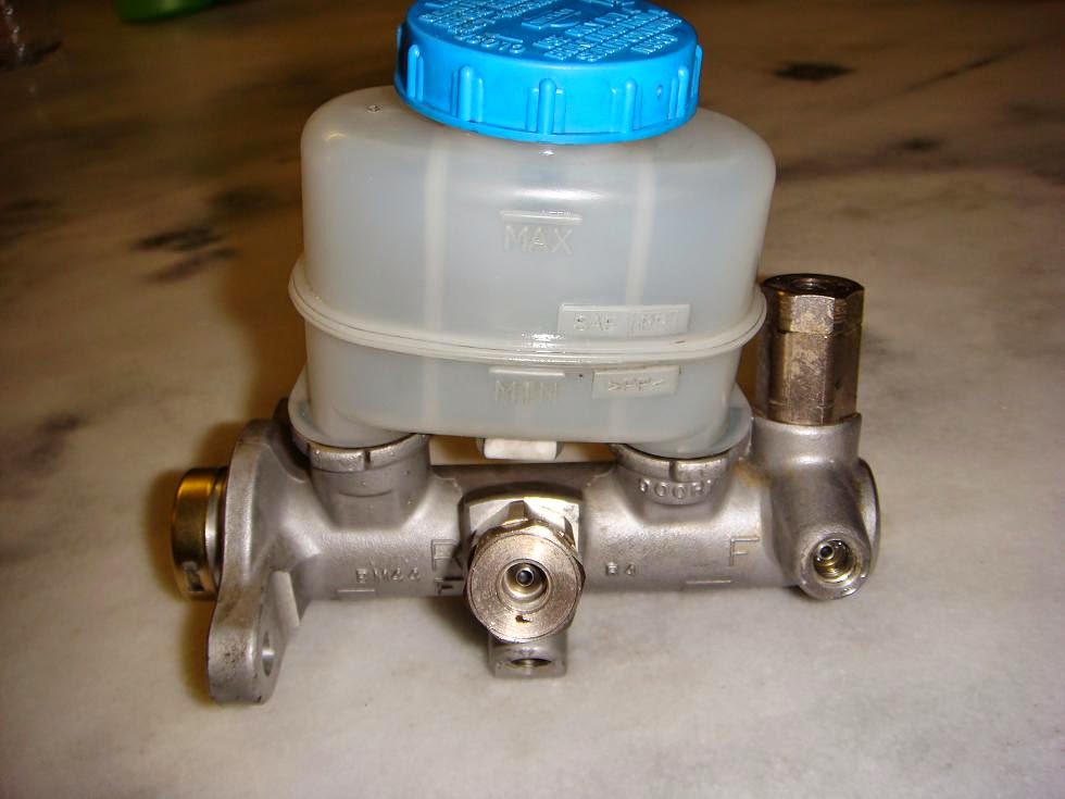 The N16 Files: 15/16" Nabco RHD Non-ABS Brake Master Cylinder